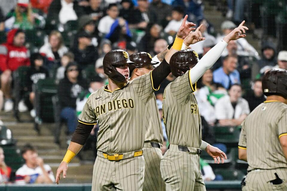 Padres push playoff magic number to three with 7-3 win in Chicago ...