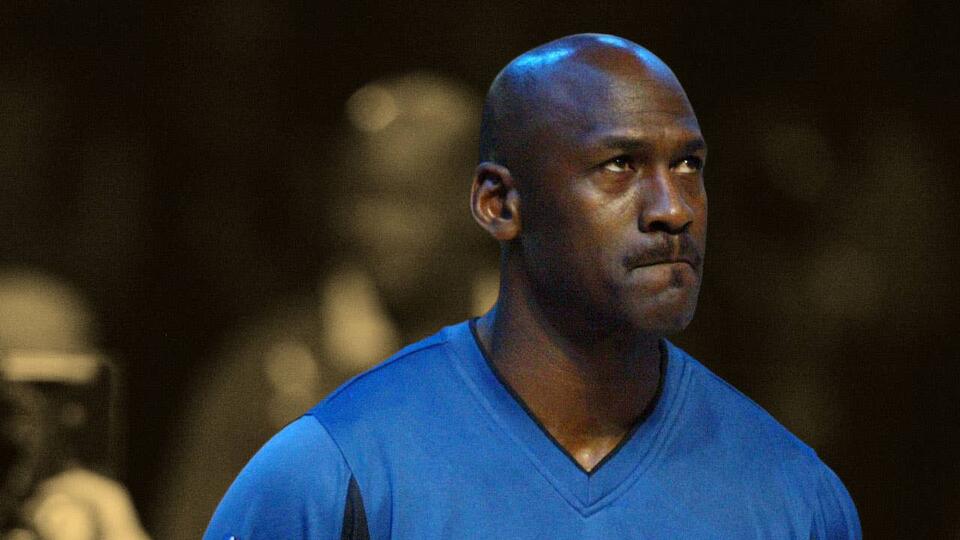 "The guy got down on his knees, 'MJ, you are the king!'" - Larry Hughes ...