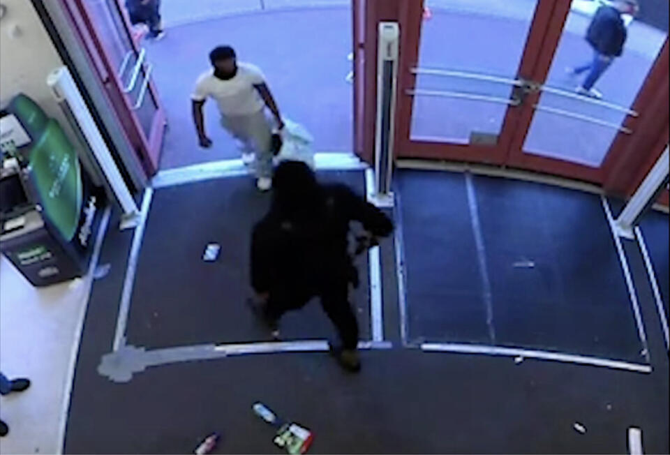 SF to bar security guards from unholstering guns for property crime ...