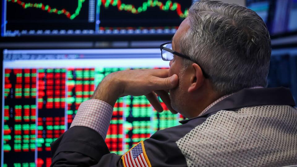 Stock futures edge higher after key AI stocks dive on valuation fears ...