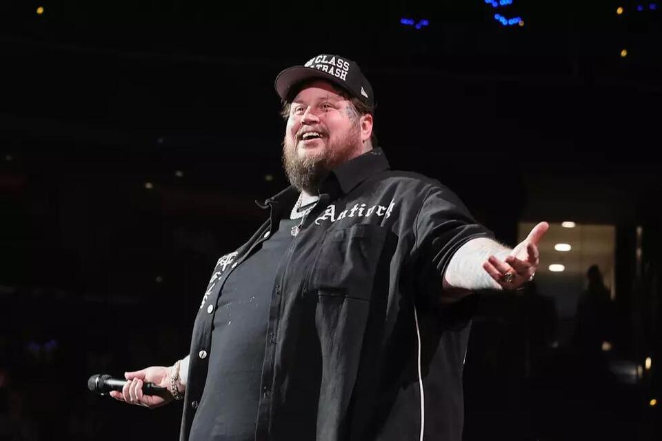 Jelly Roll Claps Back at Awkward Interview Question: ‘Who Is This Guy ...