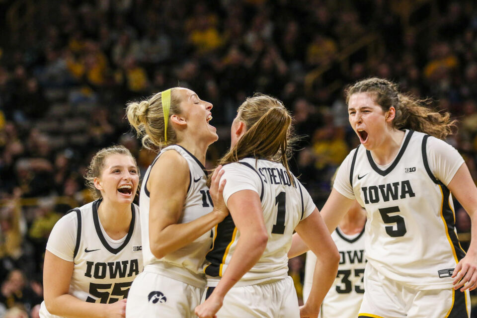 Iowa Looks to Bounce Back at Illinois - NewsBreak