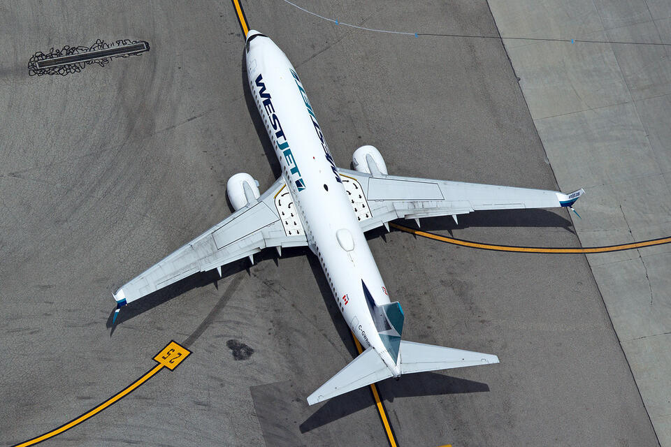 WestJet 737 Damaged After ‘Hard Landing' - NewsBreak