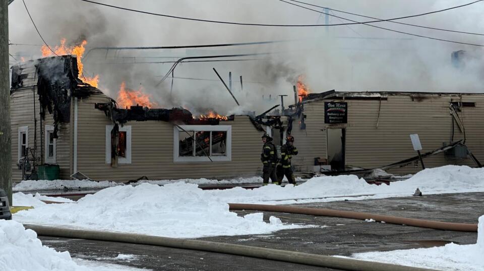 UPDATE: Heavy fire engulfs Downtown Ada restaurant, apartments ...