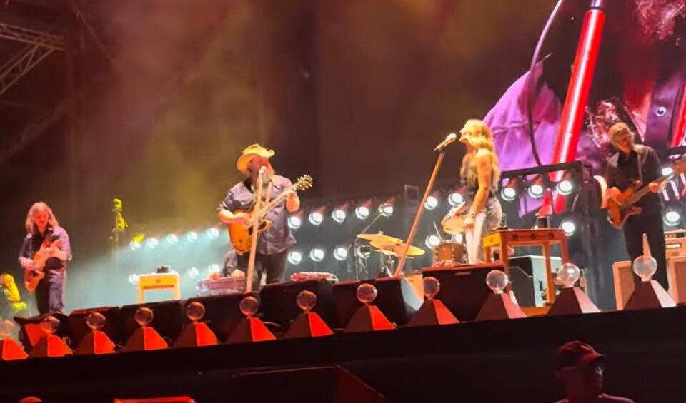 WATCH: Chris Stapleton Closes Out Harley Davidson Homecoming With Hank ...