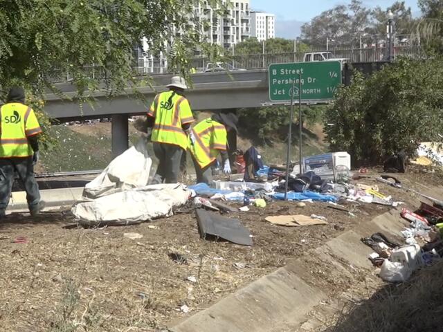 City crews clean up homeless encampments off freeways for the first ...