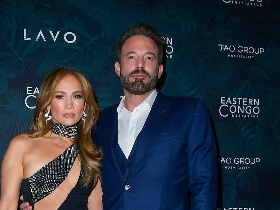 ‘The View’ Weighs In on Harry & William, Bennifer Divorce and Taylor ...