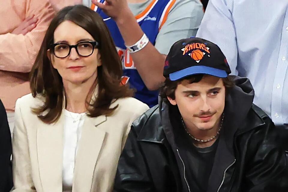Tina Fey has 'no beef' with Timothée Chalamet for manspreading at ...