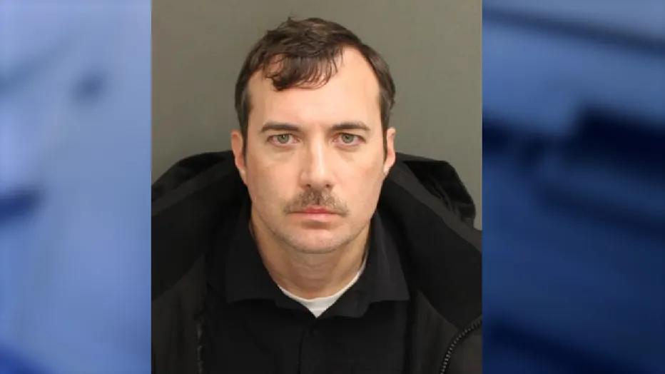 Florida man poses as immigration officer at Orlando apartments to check ...