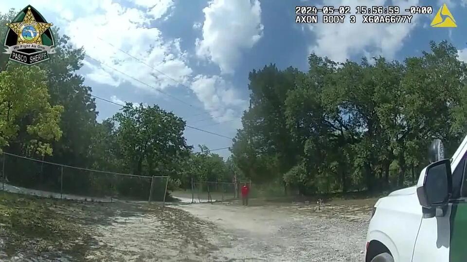 Video shows moments leading to deputies shooting & killing armed woman ...