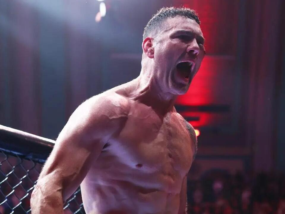 Chris Weidman’s first win in 4 years a controversial one at Fight Night