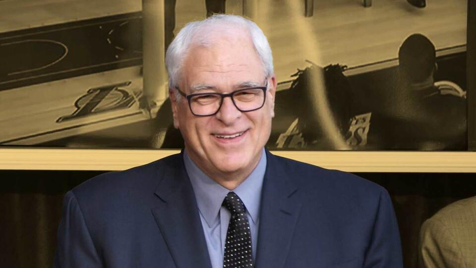 "A lot more depth and feeling" - Phil Jackson once compared Kobe Bryant ...