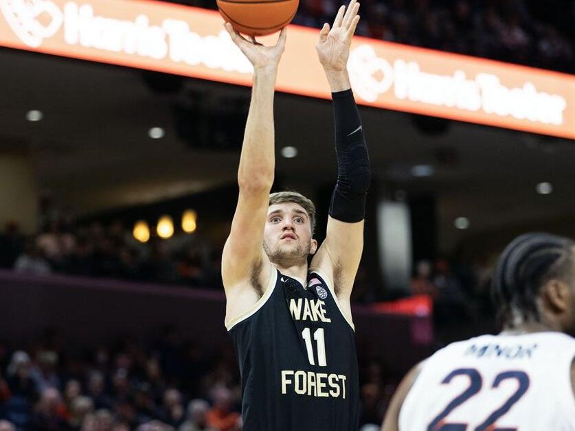 Wake Forest transfer Andrew Carr commits to Kentucky