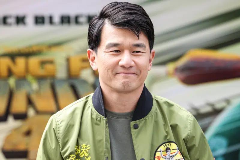 Harvard Grads Cheer for Ronny Chieng Who Says Their Generation’s ...