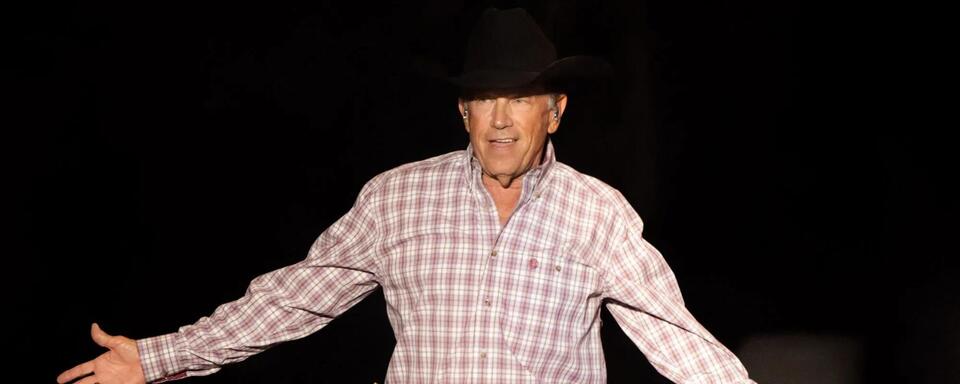 George Strait Fans Scammed Out of $10K After Purchasing Fake Tickets to ...
