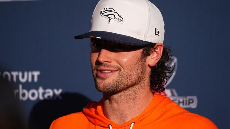 'They ain't got no quarterback. Like, come on.' | SNL pokes fun at ...