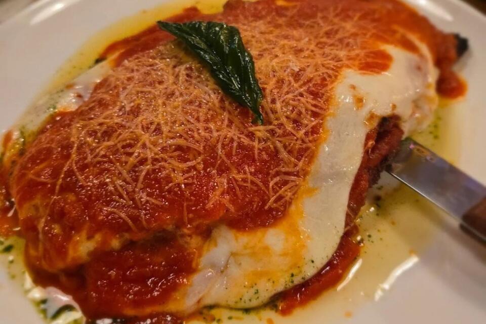 Say Hello To The Best Chicken Parm You Can Get In NJ - NewsBreak