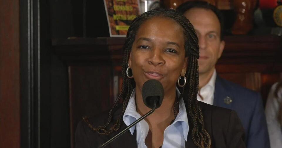 Louisville Mayor Greenberg officially introduces new director for city ...