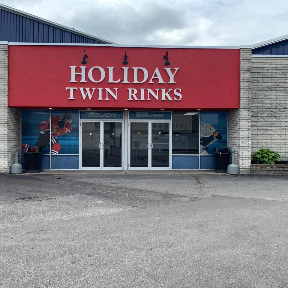 Holiday Twin Rinks evacuated following carbon monoxide leak - NewsBreak
