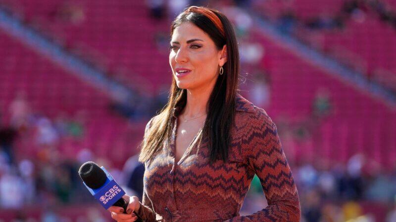 PHOTO: CBS Sideline Reporter Jenny Dell Had Social Media Howling Over ...