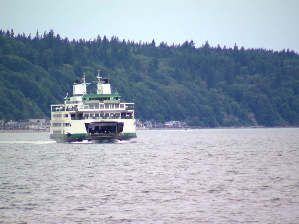 Washington State Ferries vessel damaged by crab pot line amid holiday spike