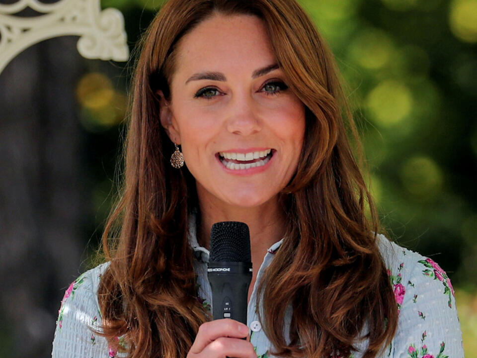 Submissive Princess Kate Mocked For Robotic Perfection Deemed