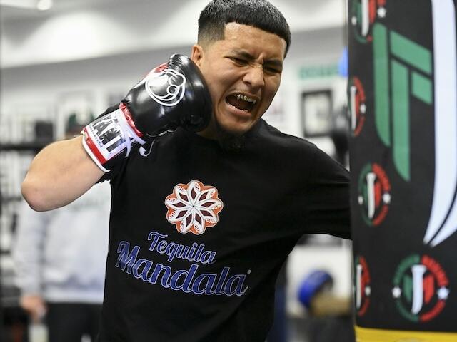 Cain Sandoval Turns Away Angel Rebollar, Preserves Unbeaten Record