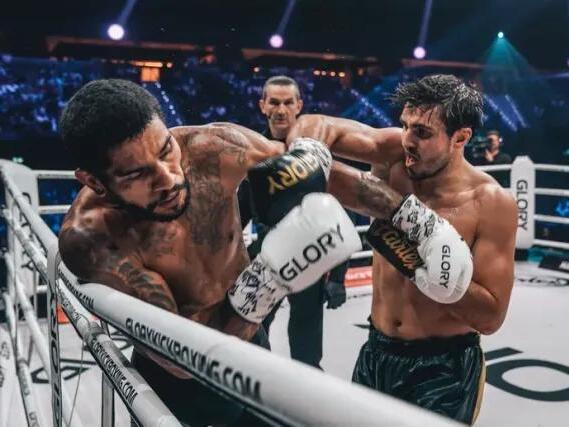 Another former Alex Pereira foe seeks to earn UFC contract