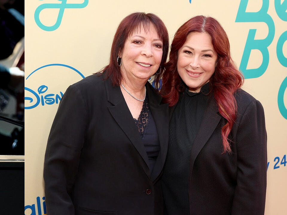 Carnie Wilson Shares Poignant Photo of Brian Wilson with His Ex-Wife at ...