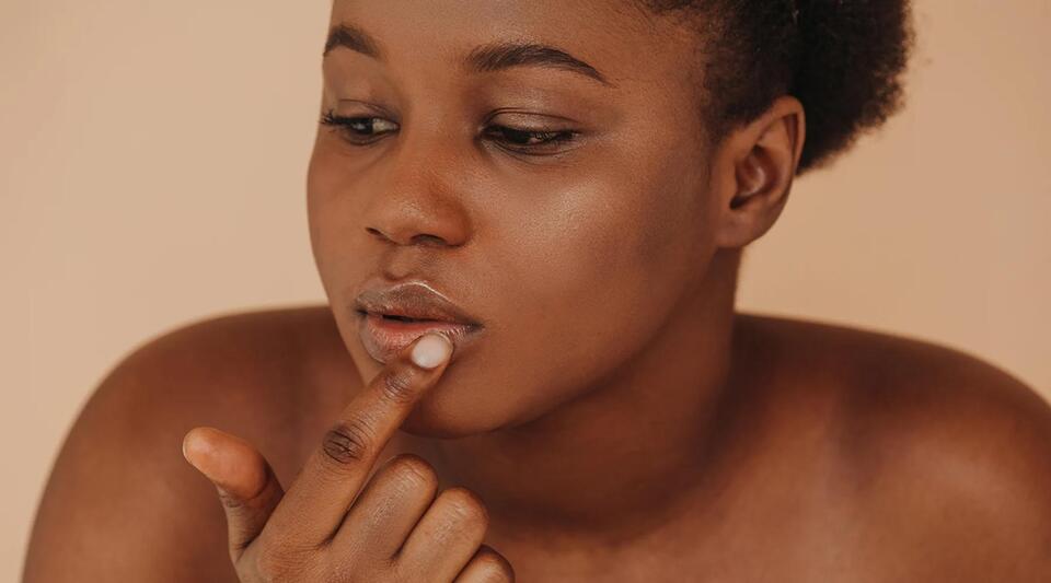 How To Exfoliate Your Lips Like A Pro: Tips + 12 DIY Options To Choose ...