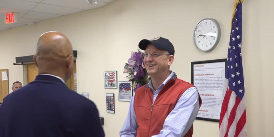 US Secretary of Veterans Affairs visits VA clinic in Hazard - NewsBreak