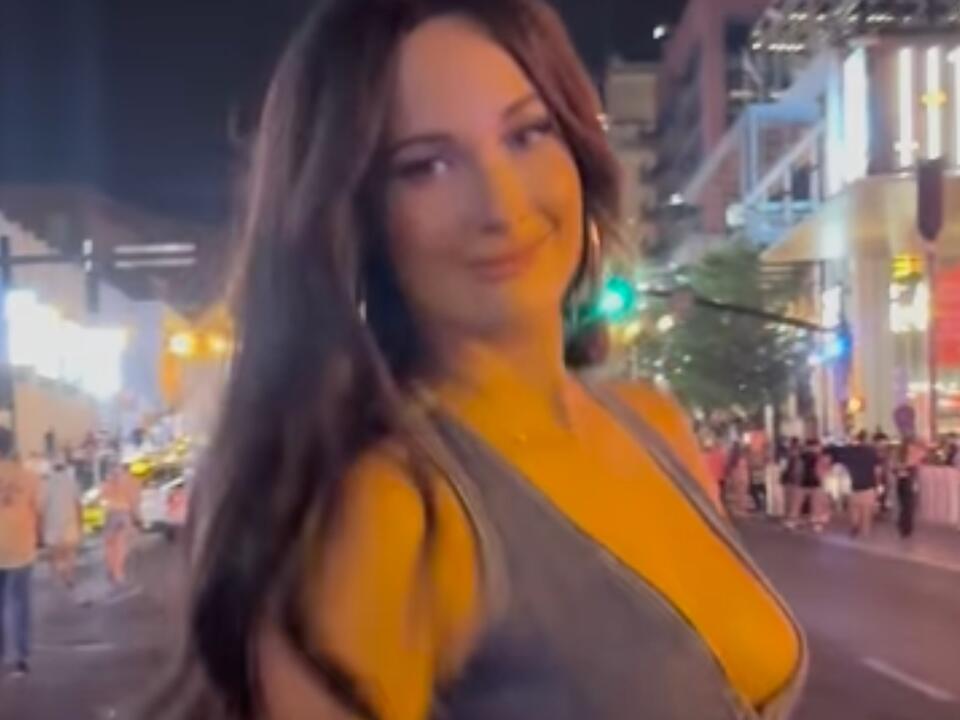 Watch Kacey Musgraves Link With Zach Bryan for “I Remember Everything” Performance, Roam the ...