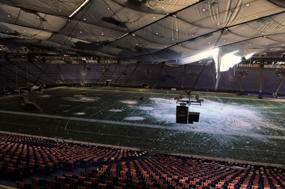 The Metrodome Roof Collapsed (For The Final Time) 15 Years Ago Today ...