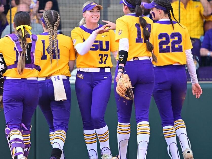 LSU softball advances to Super Regional, after clean sweep in Baton Rouge