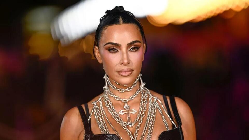 Kim Kardashian’s Alleged ‘35 Pills a Day’ Routine Draws Reactions ...
