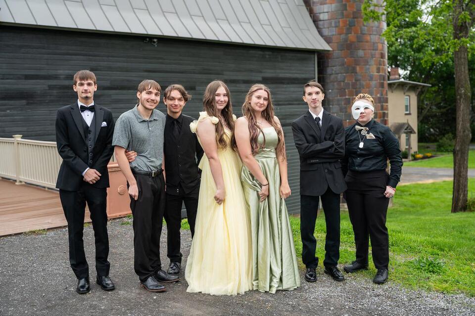 It’s prom season again: We’ll bring you 1000s of photos from 40+ proms ...