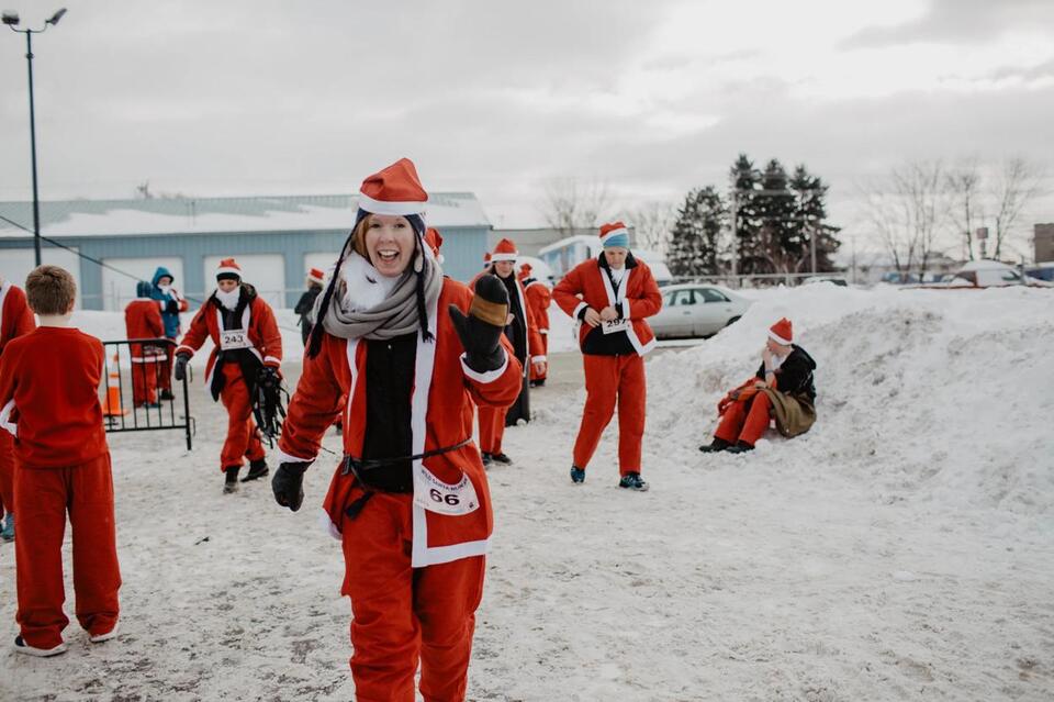 Join The Holiday Fun At The Wild Santa 5k Run - NewsBreak