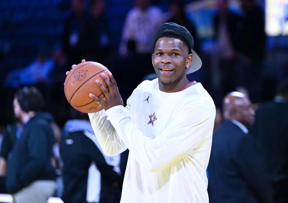 Anthony Edwards Hilariously Tells Barack Obama To “Stand Down” After ...