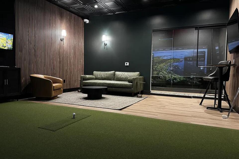 5 Wood Flats opens in Keystone Crossing - NewsBreak