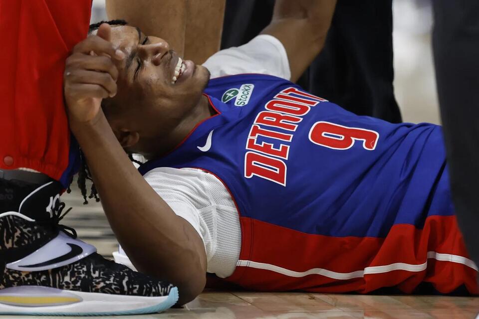 What Happened to Ausar Thompson? Pistons Star Suffers Upsetting Leg ...