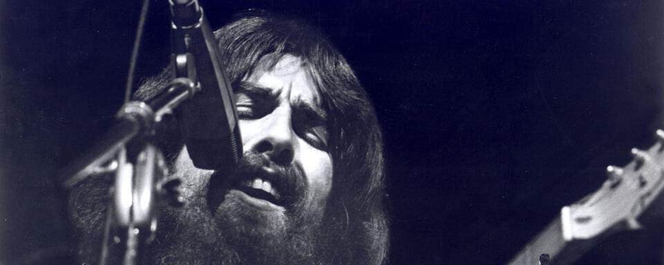 The 5 Best Solo Albums by Singers from Iconic Bands - NewsBreak