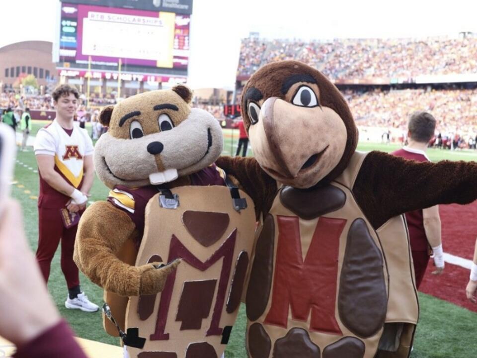 Goldy Gopher continues to show he's the best at Halloween