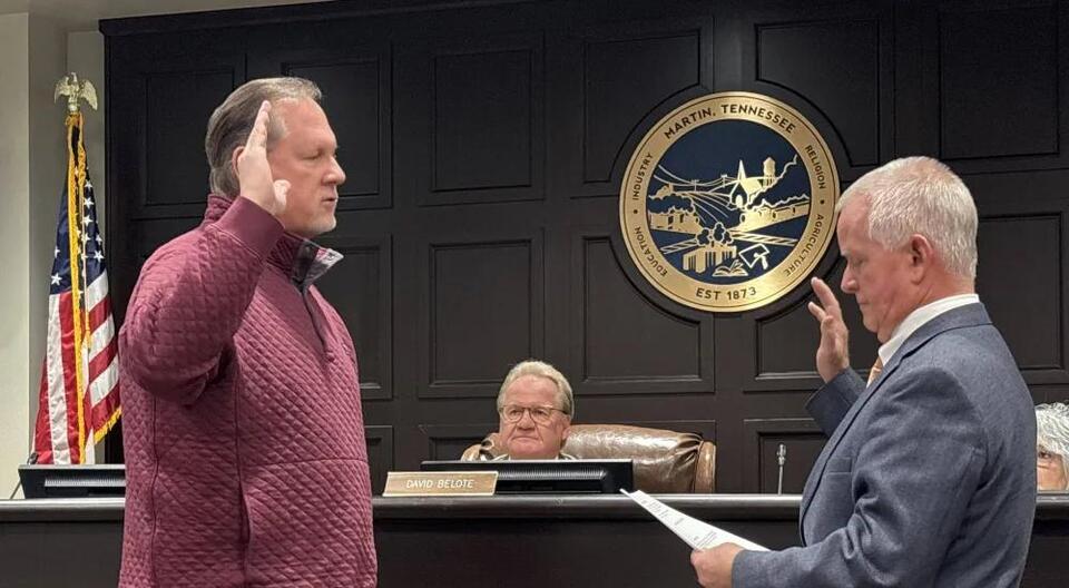 Dr. Kent Kelso Sworn into New Alderman Seat - NewsBreak