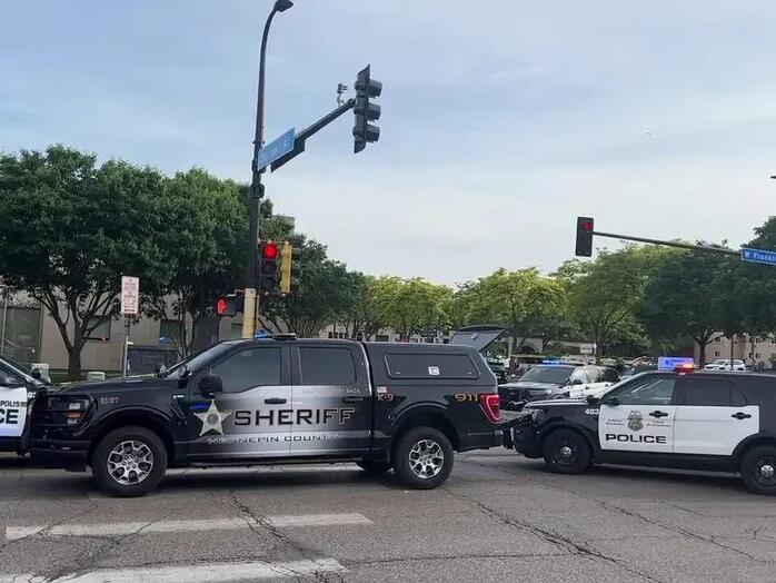 Minneapolis Mass Shooting Leaves Police Officer Dead Sources