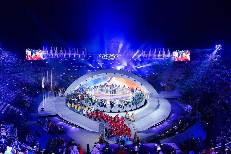 Alysa Liu's behavior during Winter Olympics closing ceremony speech ...