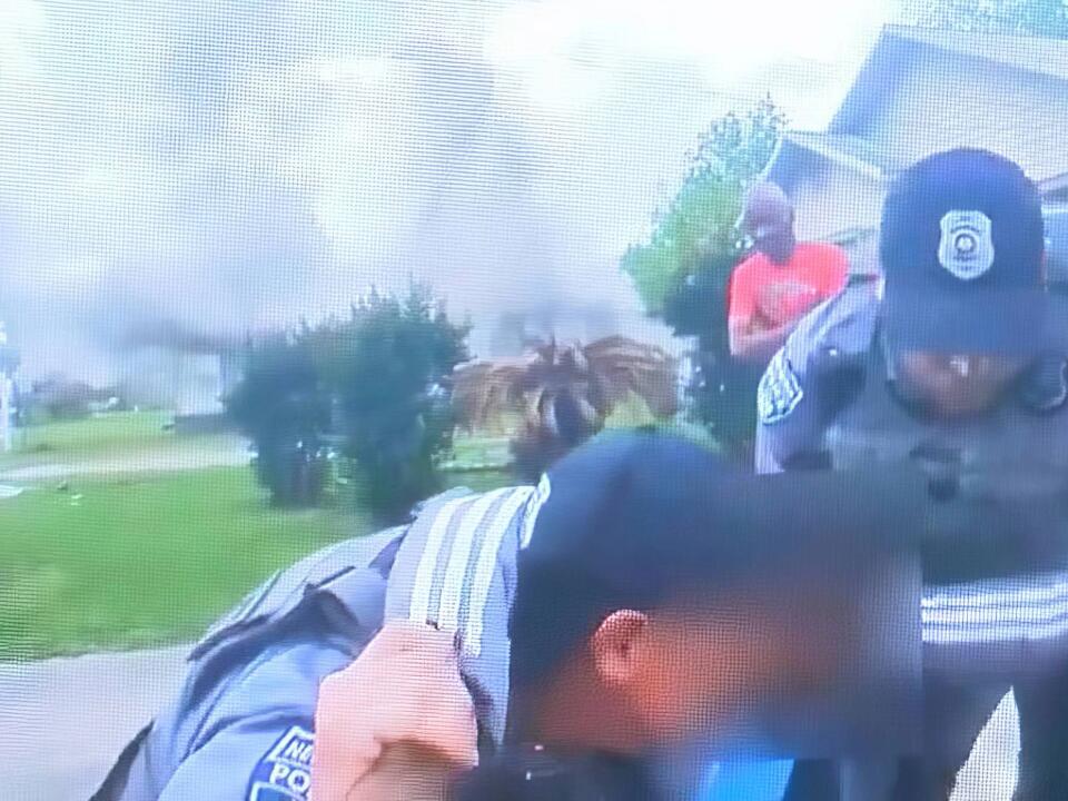 Body Cam Video Shows New Iberia Police Officers Saving Woman S Life