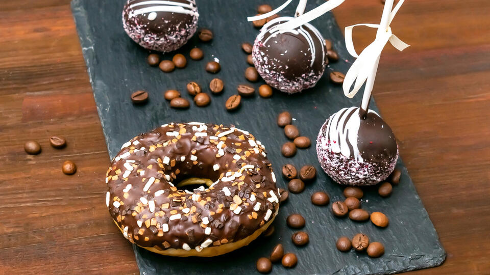 Instead Of Throwing Out Old Donuts, Try Making Cake Pops - NewsBreak