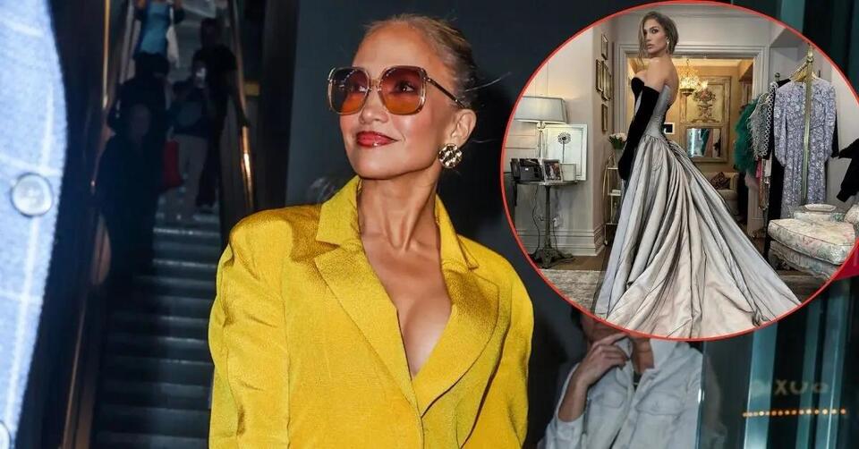 Jennifer Lopez Bares Cleavage in Luxurious Floor-Length Gown for ...