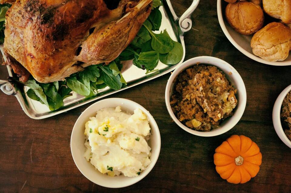 Hosting Thanksgiving Dinner? Grocery Deals Too Good To Miss - NewsBreak