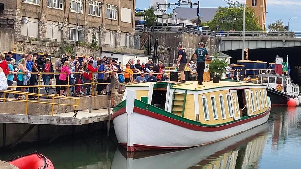 Erie Canal replica boat passes through area, celebrates Canal's 200th ...